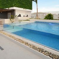 China Pool for Backyard High Light Transmission Acrylic Endless Swim Spa Fiberglass Transparent for sale