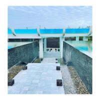 China 12m Acrylic Swimming Pool A Luxurious Addition to Aupool Spectacular Hotel Rooftop for sale