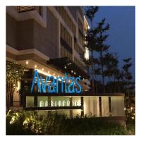 China Swimming Swim Spa Pool Transparent Fiber Glass Mosaic Acrylic Panels with LED Lighting for sale