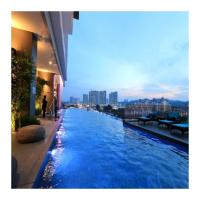 China Swimming Swim Spa Pool Transparent Fiber Glass Mosaic Acrylic Panels with LED Lighting for sale