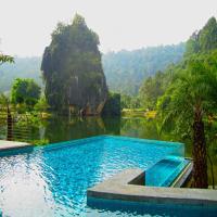 China Swimming Season AUPOOL High Transparent Acrylic Swimming Pool with Window and Spa for sale