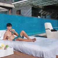China Pool Glass Thick Transparent Sheet Acrylic Swimming Pool for Outdoor Pool Construction for sale