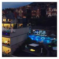 China Advantageous Fiberglass Swimming Pool with Tanning Ledge Customized Size and Superior for sale