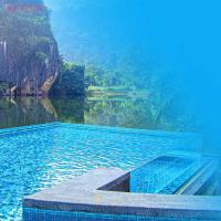China Hotel Suspended Pool Fully Transparent Acrylic See-Through Window with Multi-Sided for sale