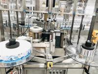 China Automatic Cold Glue Labeling Machine for Plastic Bottles Oral Liquid 12000 BPH 380V for sale