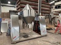 China Automatic V Type Blender Mixer for Cosmetic Powder Mixing 40-800kg Batch Capacity for sale