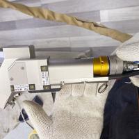 China 2000W 1000W Hand Held Laser Cleaning Machine For Rust Removal And Paint for sale