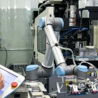 China UR7e 7.5kg Payload 850mm Reach 6-Axis Machine Tending Cobot Arm with Force-Torque for sale