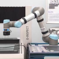 China UR7e Collaborative Robot Workstation 7.5kg Cobot With 850mm Reach for Precision Instrument Material Picking Handling and Loading for sale