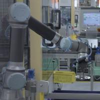 China UR7e Collaborative Robot Workstation 7.5kg Cobot With 850mm Reach for Vision Based Random Bin Picking of Hardware Parts for sale