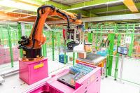 China High Speed KUKA KR 470-2 PA 5 Axis 470kg 3150mm Industrial Palletizing Robot Arm with Pallet Gripper for Heavy Goods Handling for sale