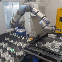 China UR17g-1300 Collaborative Robot 17.5kg Payload 1300mm Reach High Precision Cobot for CNC Machine Tool Loading/Unloading for sale