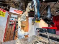 China 6 Axis MIG ARC Welding Robot Power Source Fronius Welding robot Machine KUKA KR8 for sale