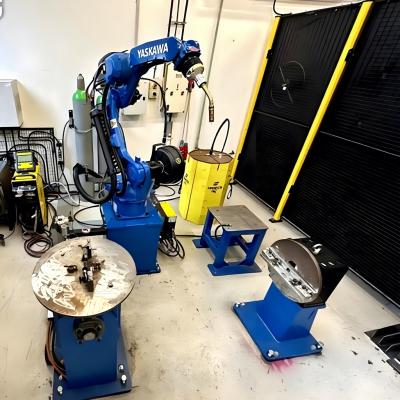 China Yaskawa AR1440 6 Axis Welding Robot with Robotic Positioner for MIG Welding for sale