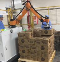 China AUBO 6 Axis Cobot Stacking Carton with Pneumatic Suction Cup Clamp Load 20kg 1647mm for sale