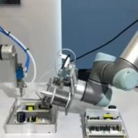 China UR7E 6-Axis Screw Driving Robot Collaborative Robot Motor Bearing Payload 7kg for sale