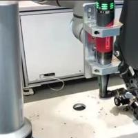 China UR7E 6-Axis Screw Driving Robot Collaborative Robot Motor Bearing Payload 7kg for sale