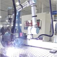 China UR7e 920mm Arm Reach 7.5kg Payload Welding Robot With 7th Axis for MAG and MIG for sale