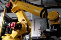 China FANUC R-2000iC 210L Heavy Payload Robot 210kg Capacity 3100mm Reach Automotive Spot for sale