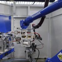 China New Energy Equipment Handling Robot YASKAWA GP88 Battery Component Warehouse for sale