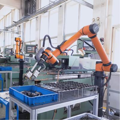 China Precision AUBO-iS20 Cobot Load 20kg 1647mm with 3D Camera and Fixture for CNC for sale
