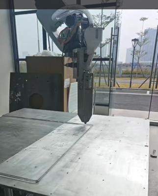 China KUKA KR210 R2700-2 6-Axis Robot Arm for 3D Printing Polymer Model Production for sale