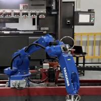 China Yaskawa GP25 25kg Payload Handling Robot 1730mm Reach Press Brake Automation for sale