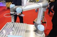 China New Universal Robots UR8 6-Axis 15kg Payload 1300mm Reach PLC Motor IP54 Stainless for sale