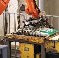 China KUKA KR140 R3200-2 PA 140kg Payload Palletizing Robot 3195mm Reach Bag for sale