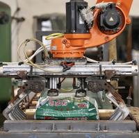 China KUKA KR140 R3200-2 PA 140kg Payload Palletizing Robot 3195mm Reach Bag for sale