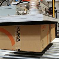 China KUKA KR140 R3200-2 PA 140kg Payload Palletizing Robot 3195mm Reach Carton for sale