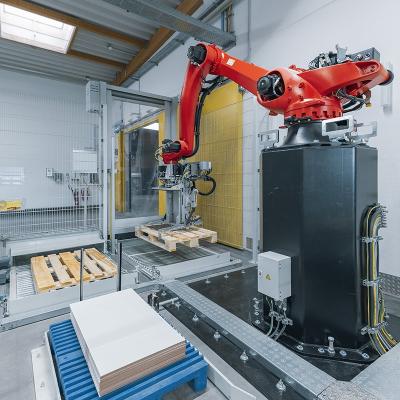 China KUKA KR90 R2300 90kg Payload Palletizing Robot 2300mm Reach Warehouse for sale