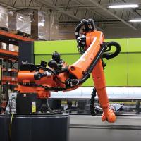 China KUKA KR70 R2100-2 70kg Bending Machine Tending Robot 2100mm Reach for sale
