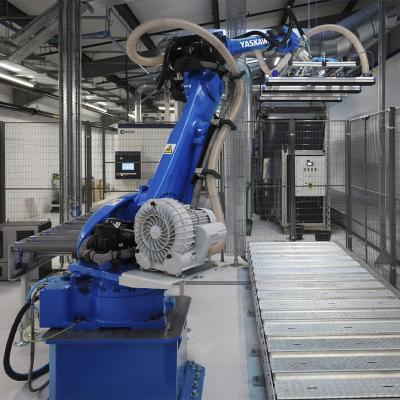 China Yaskawa GP110 110kg Payload Palletizing Robot 2236mm Reach with 3D Vision for sale