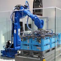 China Yaskawa GP110 110kg Payload Palletizing Robot 2236mm Reach with 3D Vision for sale