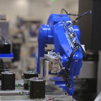 China Yaskawa GP8 8kg Payload Handling Robot 727mm Reach Narrow Space CNC Loading for sale
