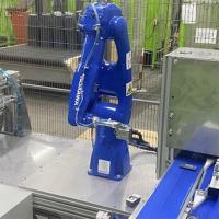 China Yaskawa GP8 8kg Payload Handling Robot 727mm Reach Narrow Space CNC Loading for sale