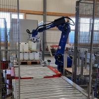 China Yaskawa GP50 50kg Payload Palletizing Robot 2061mm Reach Bag Carton Stacking for sale