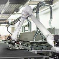 China KUKA KR140 140kg Payload Palletizing Robot 2000mm Reach IP65 Cold Storage for sale