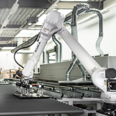 China KUKA KR140 140kg Payload Palletizing Robot 2000mm Reach IP65 Cold Storage for sale