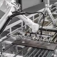 China KUKA KR140 140kg Payload Palletizing Robot 2000mm Reach IP65 Cold Storage for sale