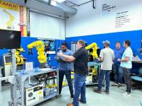 China FANUC LR Mate Teaching Robot 4kg Payload 717mm Reach Industry 4.0 Education for sale
