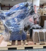 China Yaskawa GP180 180kg Payload Palletizing Robot 2702mm Reach Carton Stacking for sale