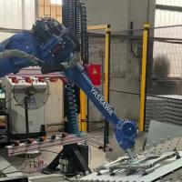 China Yaskawa Motoman GP50 50kg Payload Handling Robot 2061mm Reach Suction Cup for sale