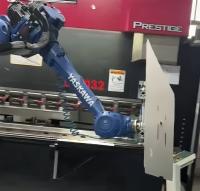 China Yaskawa Motoman GP50 50kg Payload Handling Robot 2061mm Reach Suction Cup for sale