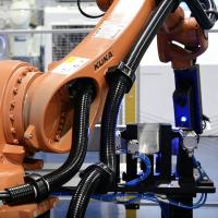 China KUKA KR70 R2100-2 70kg Payload Inspection Robot 2100mm Reach 6-Axis for sale