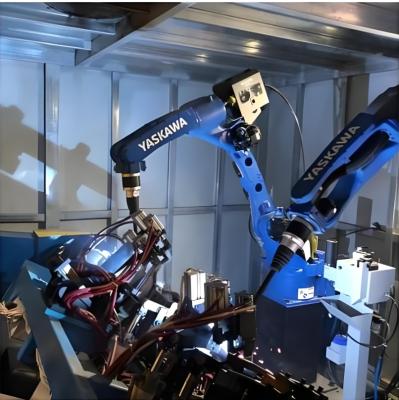 China Yaskawa AR1440 12kg Payload Welding Robot with MOTOWELD RD350S Power Source for sale
