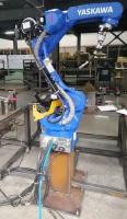 China Yaskawa AR1440 12kg Payload Welding Robot with MOTOWELD RD350S Power Source for sale
