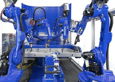 China Yaskawa GP180 180kg Payload Welding Robot 2702mm Reach MIG MAG System for sale