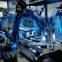 China Yaskawa GP180 180kg Payload Welding Robot 2702mm Reach MIG MAG System for sale